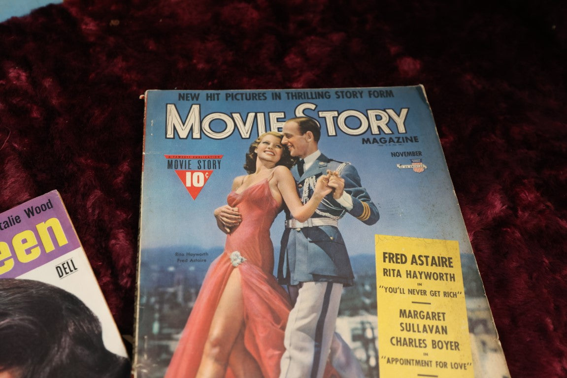 Lot 095 - Grouping Of Six Vintage Entertainment Magazines Including Ch ...