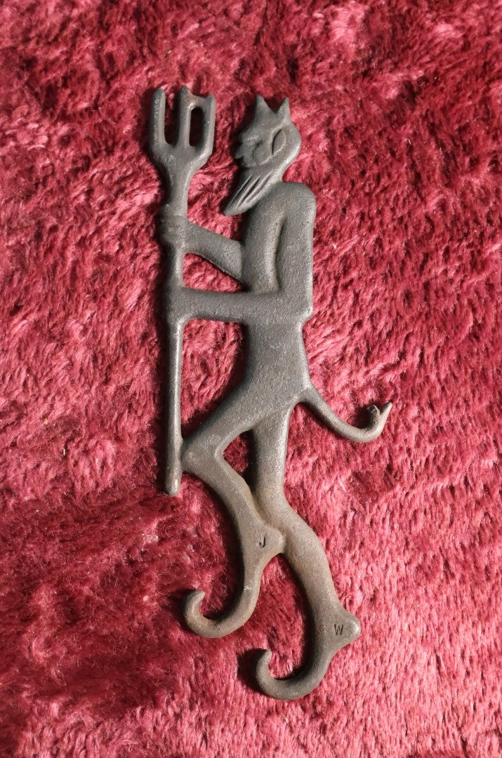 Lot 027 - Vintage Cast Iron 1930's Devil Fireplace Chimney Flu Damper ...