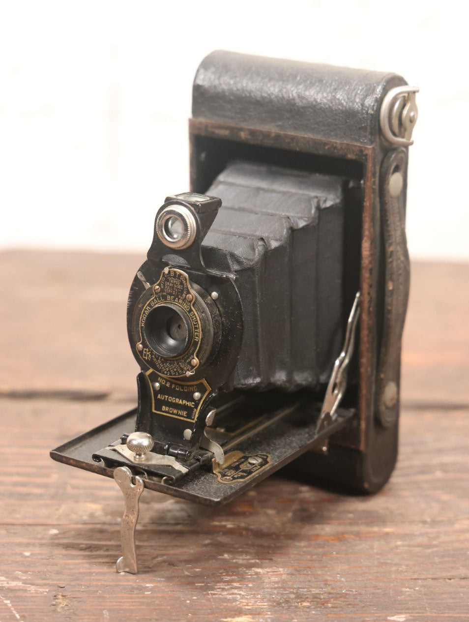 Lot 110 - Eastman Kodak No. 2 Folding Autographic Brownie Antique Came ...