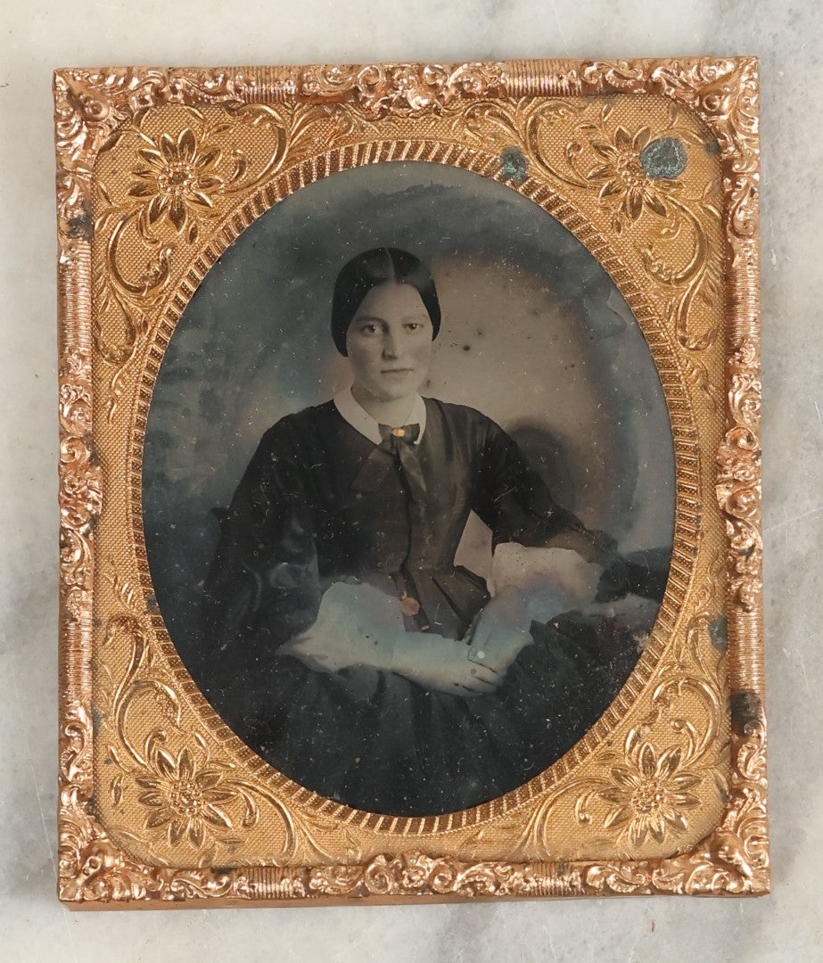 Lot 101 - Antique 1/6th Plate Ruby Ambrotype Photograph Of A Pretty Yo ...