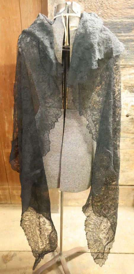 Lot 002 - Antique Early 20th Century Black Lace Mourning Shawl With Fl ...