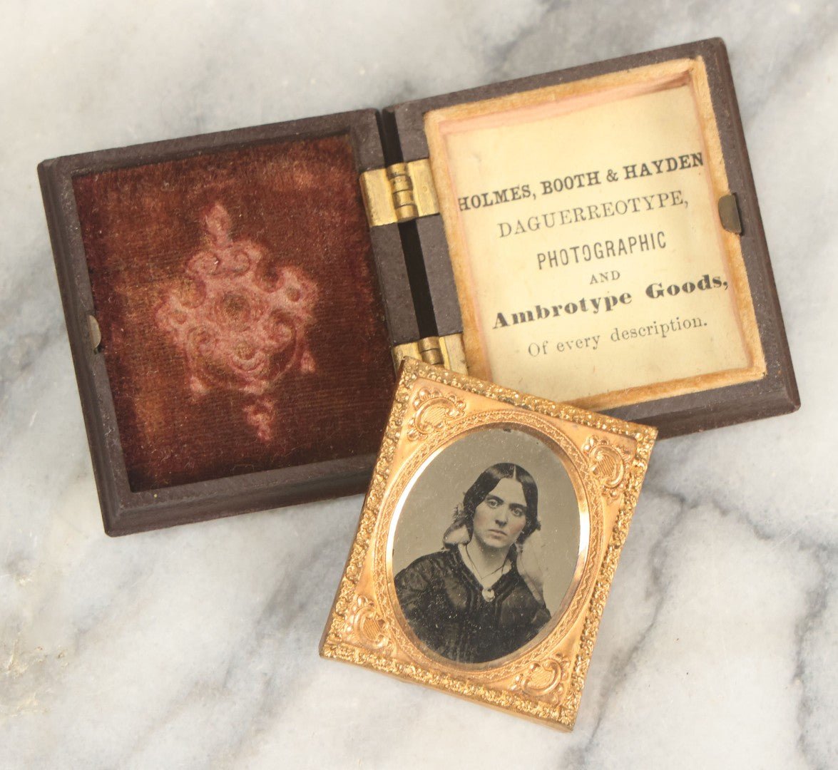 Lot 014 - Antique 1/16th Plate Ruby Ambrotype Photograph Of A Pretty Y ...