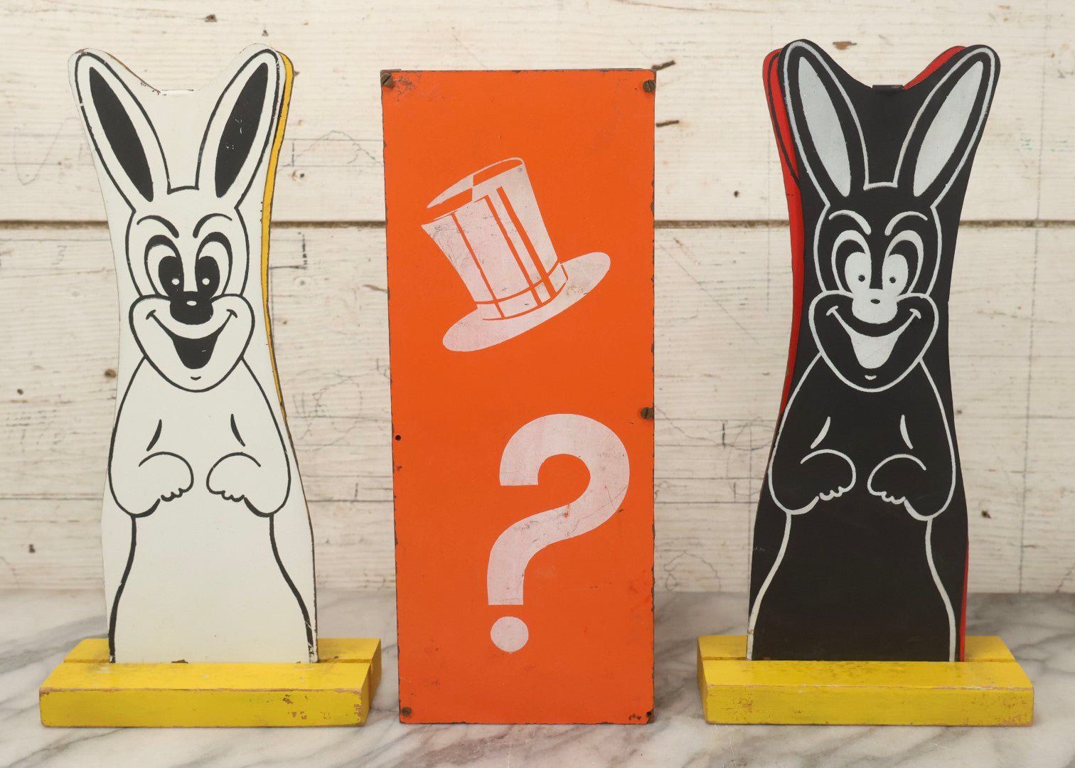 Lot 092 - Vintage “Hippity Hop Rabbit” Magic Trick With Two Masonite R ...